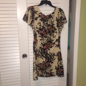 vfish | Dresses | Vfish Cream And Black Floral Shift Dress Sz Small ...